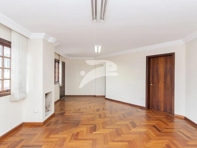 Sobrado 3 Quartos Pilarzinho 232m²