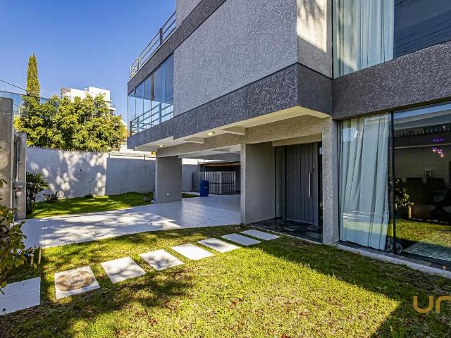 Sobrado 3 Quartos Santa Quitéria 236m²