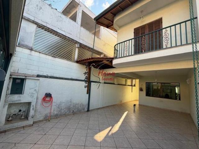 Sobrado 3 quartos/suíte 4 vagas R$ 800 mil Vista Verde