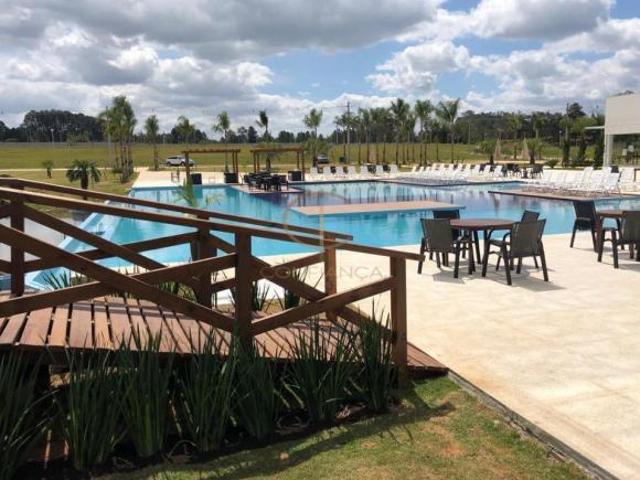 SOBRADO 4 COM SUÍTES EM CONDOMINIO FECHADO