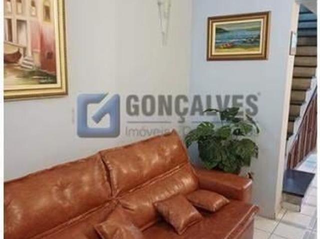 Sobrado 4 dormitórios, 166 mts² no Bairro Parque Industriario em Santo André