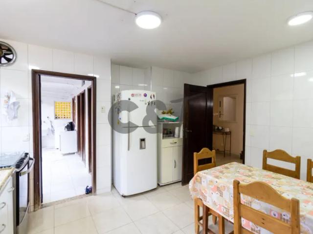 Sobrado 4 Dormitórios 1 Suíte à Venda no Jardim Marajoara São Paulo/SP