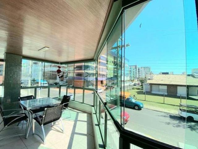 Sobrado 4 Dormitórios, 1 suíte Master, Beira Mar,Piscina Termica, Zona Nova, em Capão da Canoa