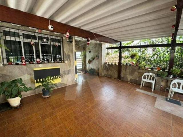 Sobrado 4 dormitórios 2 vagas 182m² Santa Teresinha