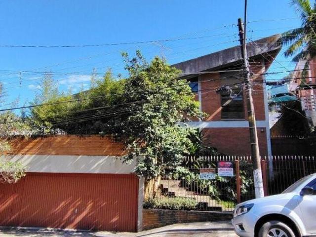 Sobrado 4 dormitórios, 4 vagas em Alto de Pinheiros
