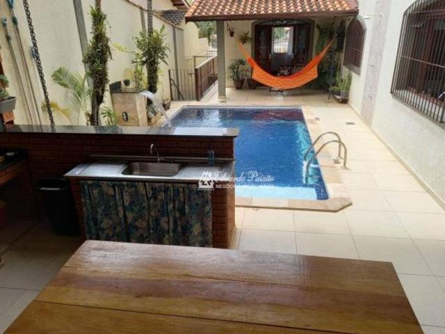 Sobrado 4 Dormitórios com Piscina à Venda no Parque Continental II