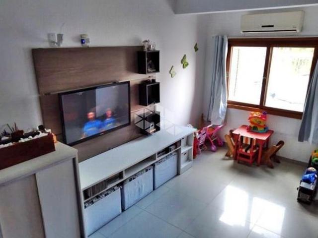Sobrado 4 dormitórios com 2 suites