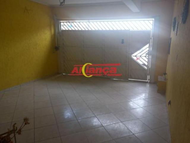 Sobrado 4 dormitórios e duas vagas de garagem