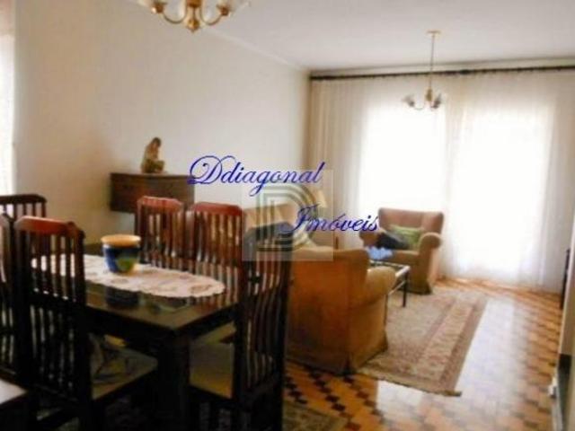 Sobrado 4 dormitórios, sendo 1 suíte, 2 vagas de garagem 152 m²