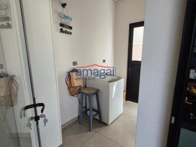Sobrado 4 dormitórios Residencial Fogaça Jacareí