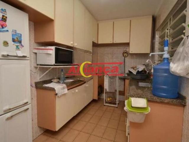 Sobrado 4 dormitórios, varanda, 2 vagas Jardim Teresópolis