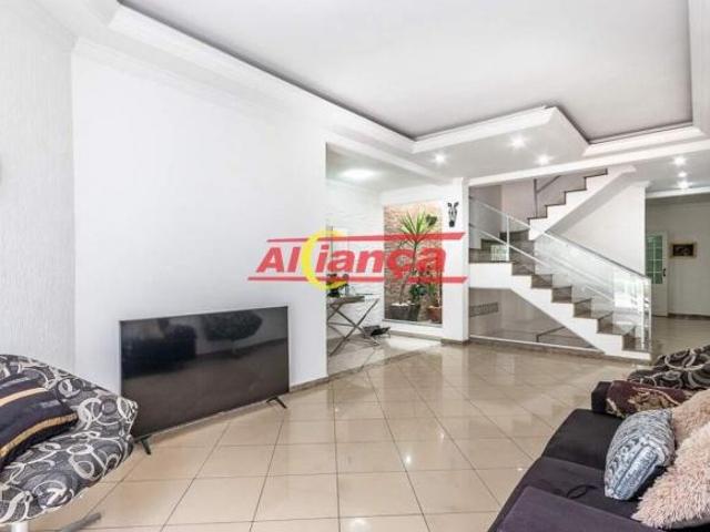 SOBRADO 4 DORMS, SENDO 2 SUITES /PISCINA /JUNTO AO BOSQUE MAIA !