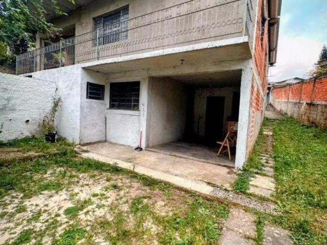 Sobrado, 4 drms, urbano, 4 km do centro, 30 min da Capital, local tranquilidade, sossego, fácil aces