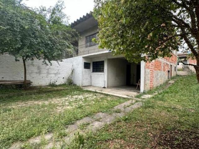 Sobrado, 4 drms, urbano, 4 km do centro, 30 min da Capital, local tranquilidade, sossego, fácil aces