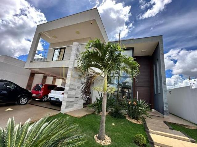 Sobrado 4 Suítes, Móveis Planejados, Energia Fotovoltaica + Piscina Aquecida | Cond. Alto da Boa Vis