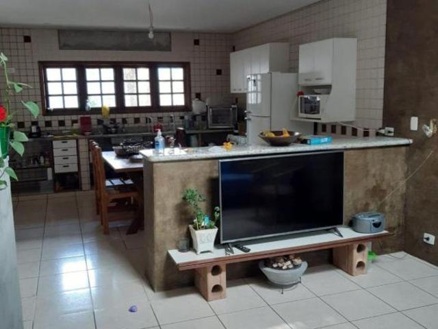 SOBRADO 4 SUÍTES COM SACADA, COZ INTEGRADA COM SALA ESPAÇOSA, LAREIRA, VISTA LINDA, 25 MIN CAPITAL