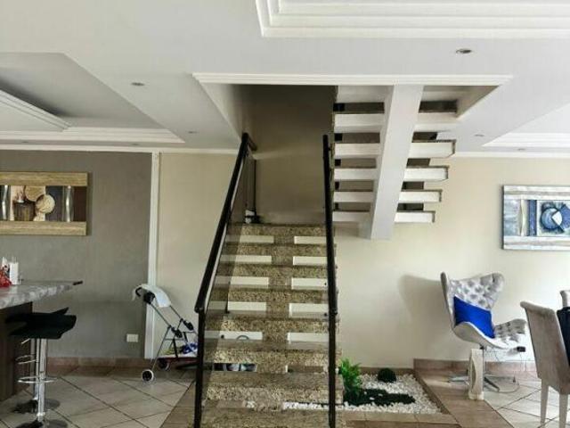 Sobrado 4 suítes Jardim Guapira