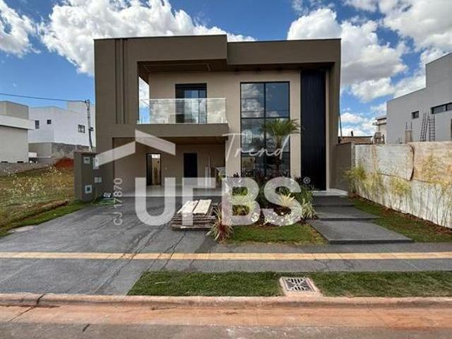 Sobrado, 4 Suítes, 217M², Jardins Capri