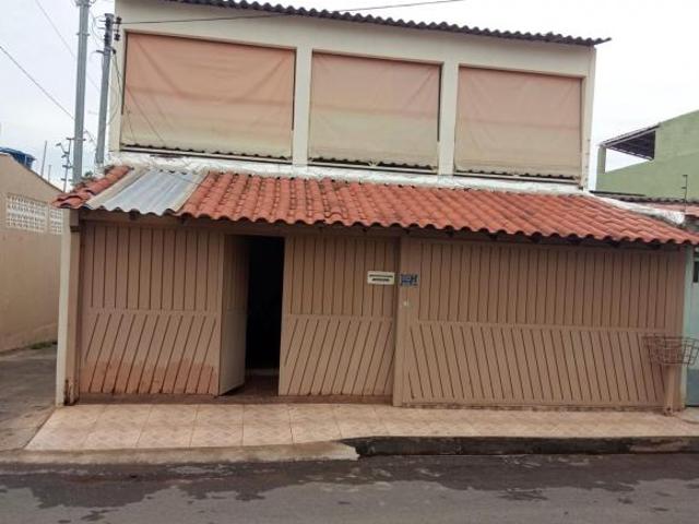 SOBRADO 4 QTOS QR 7 CONJ A CANDANGOLANDIA PERTO POSTO SAUDE