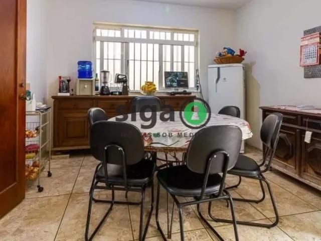 Sobrado 4 Quartas com 2 suítes, 4 vagas de garagem, 250m², venda e locação Campo Belo