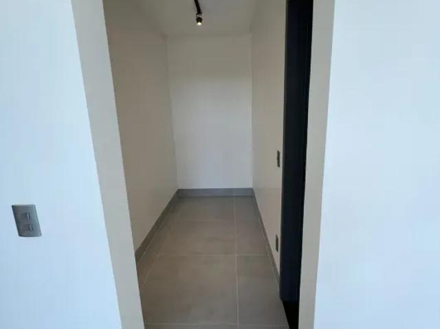 Sobrado 4 quartos 3 suítes no jardins capri novo