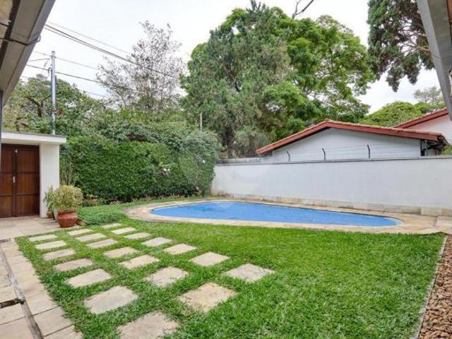 Sobrado 4 quartos Granja Julieta
