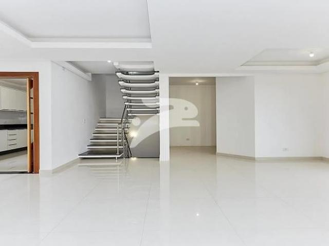 Sobrado 4 Quartos Pilarzinho 299m²