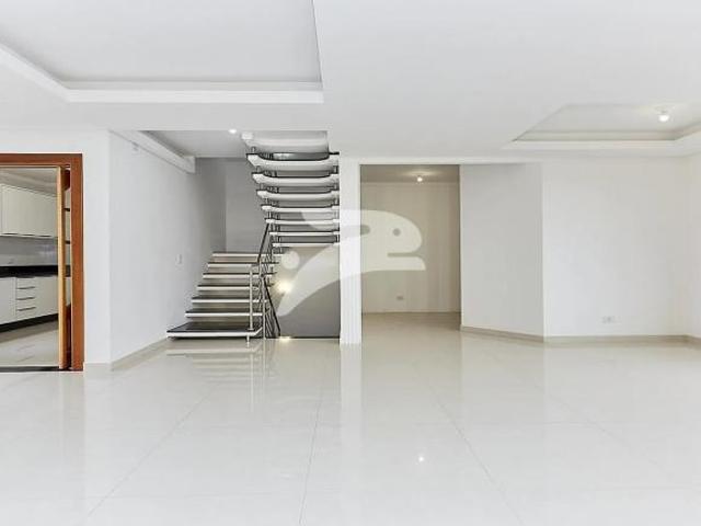 Sobrado 4 Quartos Pilarzinho 299m²