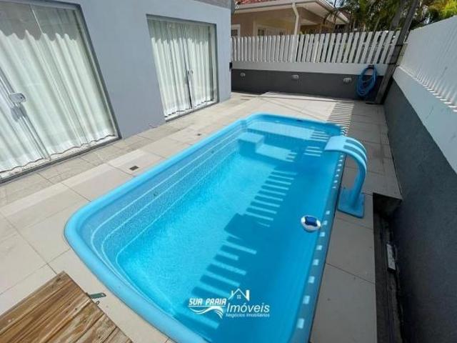 Sobrado 4 quartos quadra mar em Pontal do Paraná