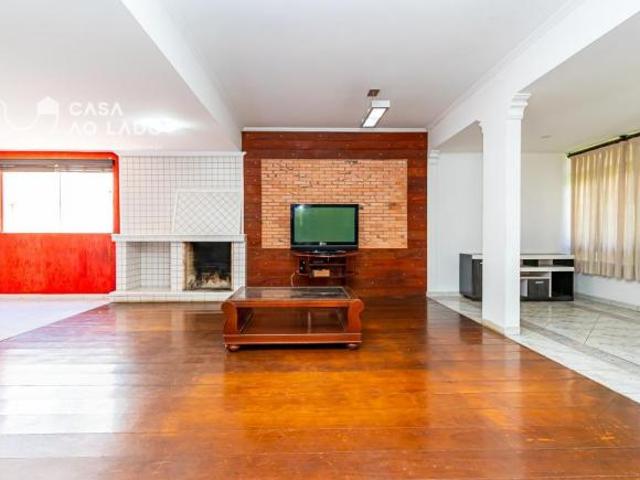 Sobrado 594m² com 5 suítes no Guabirotuba Curitiba/PR