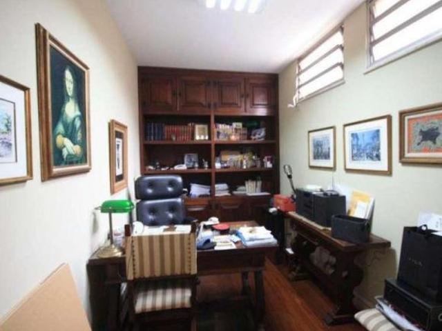 Sobrado 5 dormitórios, 3 suítes, garagem c/ 4 vagas