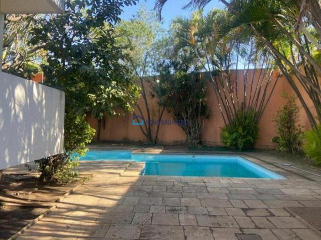 Sobrado 5 Dormitórios, 4 suítes, 7 vagas, piscina 720m² Vila Homero Thon