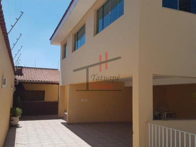 Sobrado 5 dormitórios com piscina