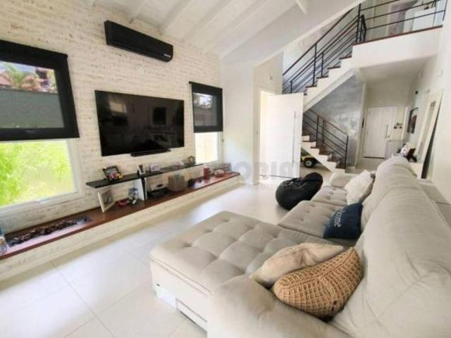 Sobrado 5 quartos, 300m², à venda por R$3.000.000 Jardim Primavera Caraguatatuba