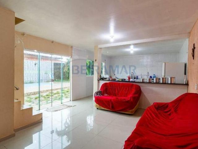 Sobrado 6 Quartos, 2 Suítes, Quintal, 3 Vagas de Garagem Cobertas à Venda na Rua 8 Vicente Pires