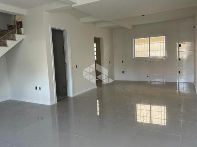 Sobrado 83m² 03 dormitórios 02 vagas no Bairro Fátima, em Canoas