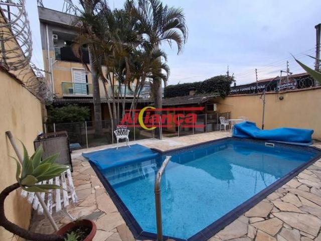 Sobradoà venda 4 Quartos 2 Suíutes com Piscina 470 m² 4 vagas na Vila Galvão