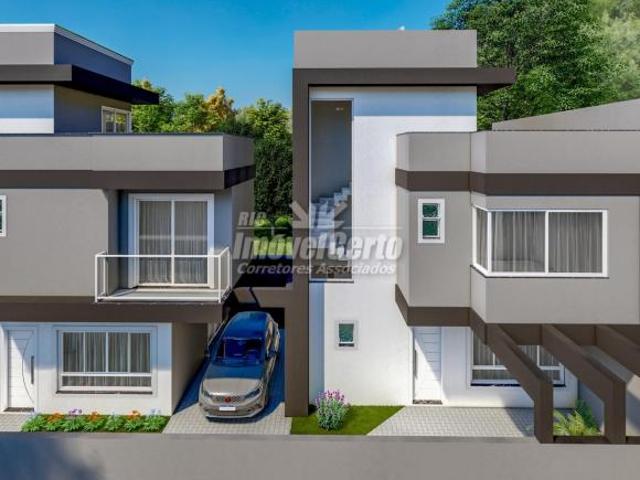Sobrados triplex com 5 unidades no bairro Portão e