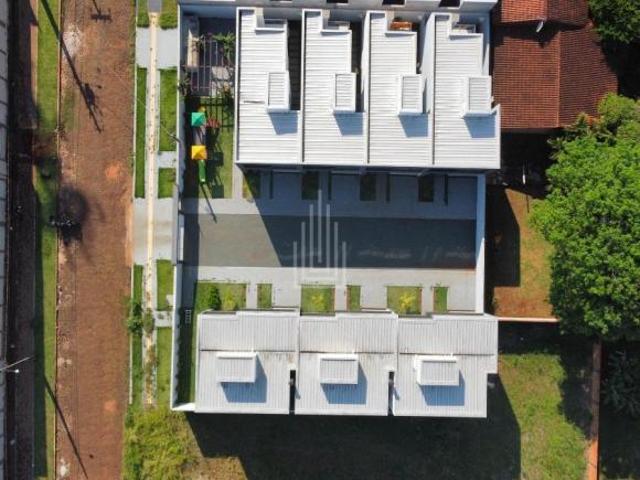 Sobrados à venda no Condomínio Fechado Violetas no bairro Jardim Eliza l em Foz do Iguaçu PR