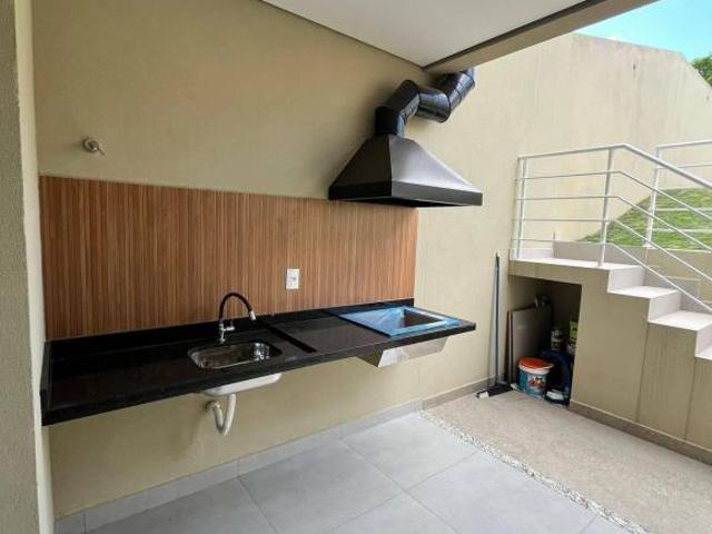 Sobrados à venda em Atibaia com 3 dormitórios