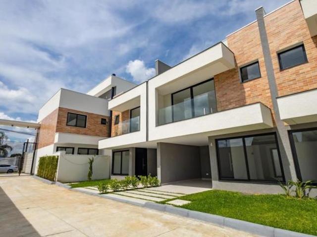 Sobrados a venda, SANTA FELICIDADE, CURITIBA PR apenas 9 minutos do centro gastronomico do bairro