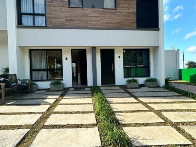 Sobrados com 2 dormitórios à venda, 99 m² por R$ 502.200,00 Porto Alegre