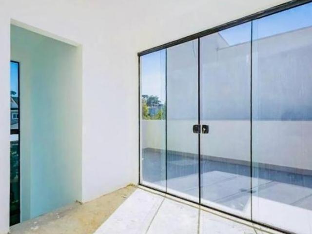 Sobrados em condomínio fechado com 2 quartos à venda em Santa Felicidade