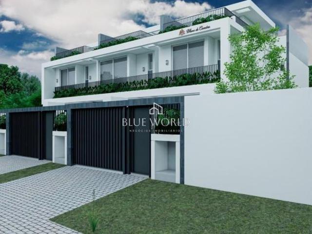 Sobrados no Alto da XV com 145m², 3 suítes e 3 vag
