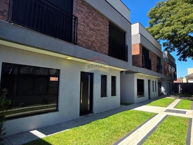Sobrados no São Braz em condomínio fechado