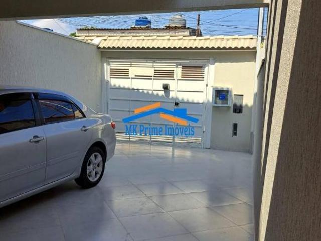 Sobrados Novos com 3 Suítes e 4 Vagas no Bela Vista