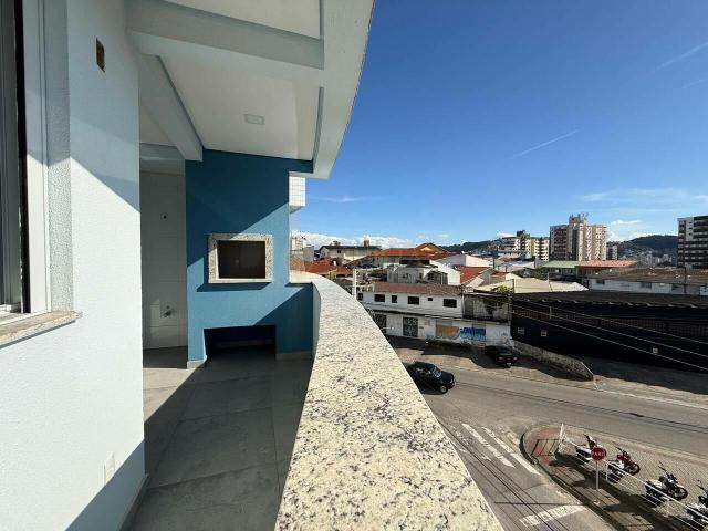 Sobre apartamento com 84 m² em São José SC