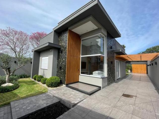 Sobre casa com 162 m² à venda em Igrejinha RS, Casa moderna com s