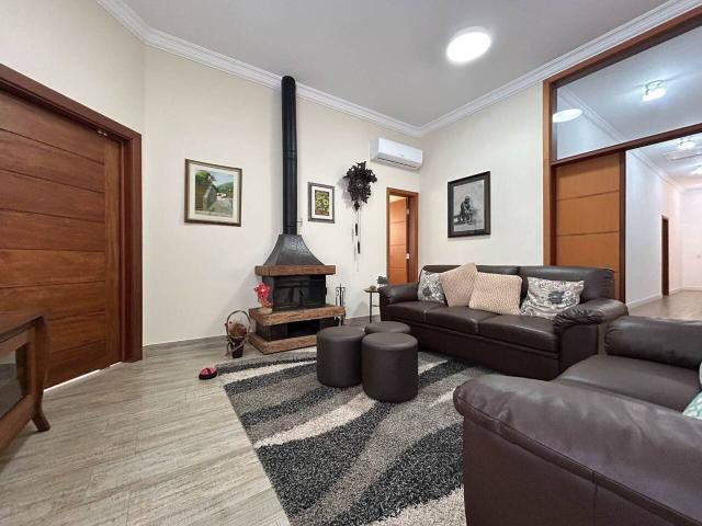 Sobre casa com 216 m² em Itu SP