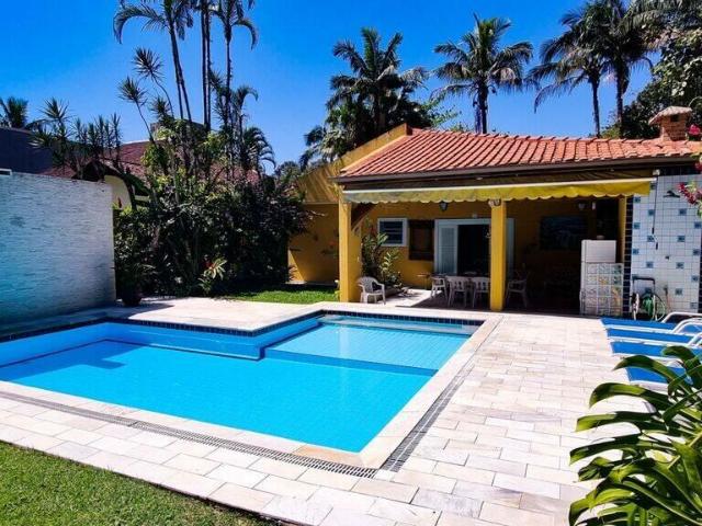 Sobre casa em Bertioga SP